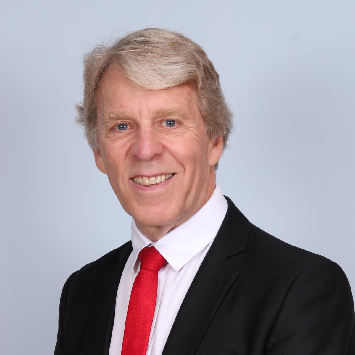 Stephen Holmes - Willems Schmidt Advocaten & Rechtsanwälte